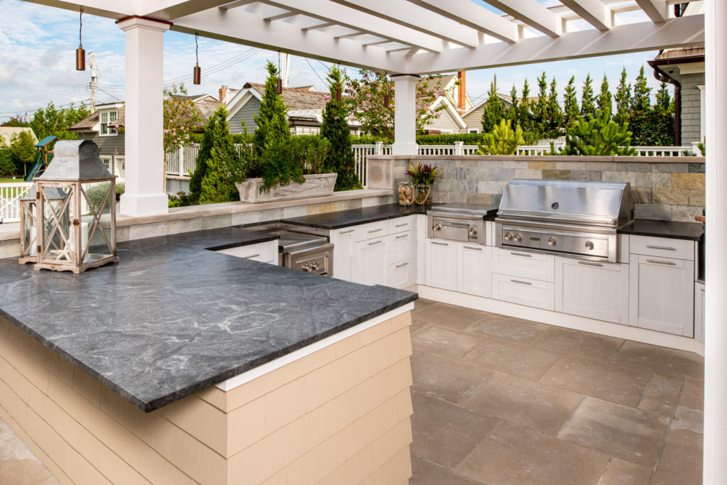 Stone Countertops for Outdoor Kitchens: The Ultimate Guide - Omni ...